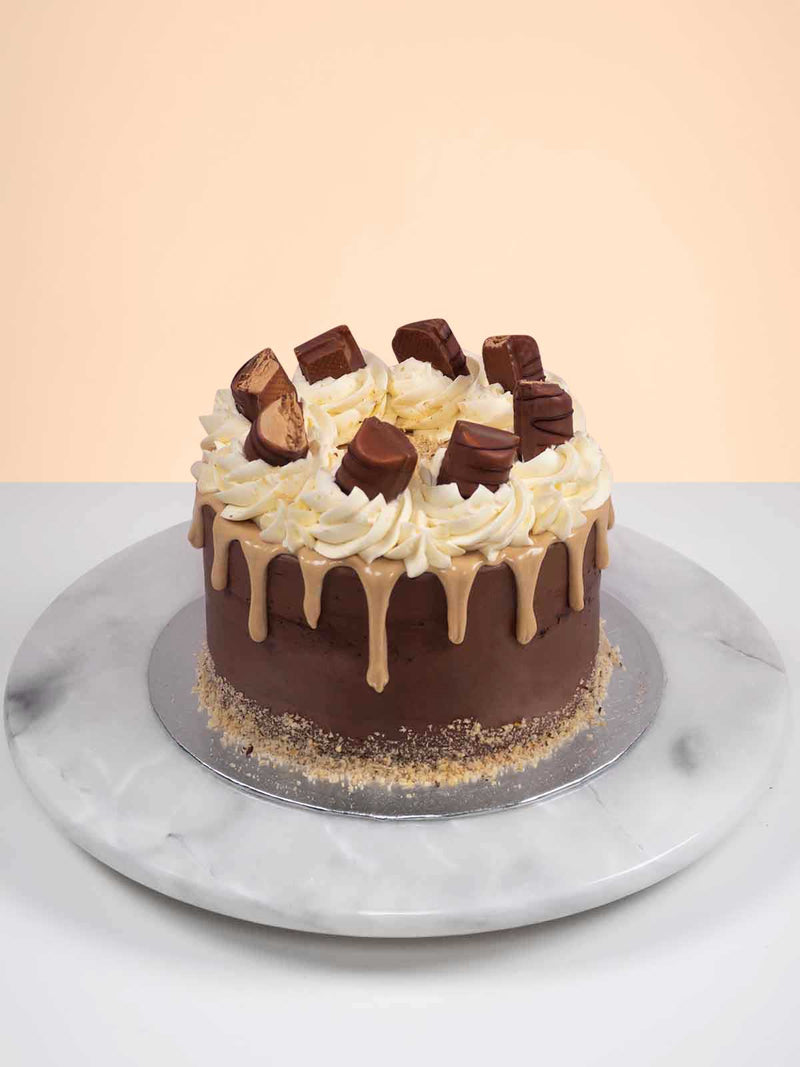 Kinder Bueno Cake | Free Delivery | London & Surrey
