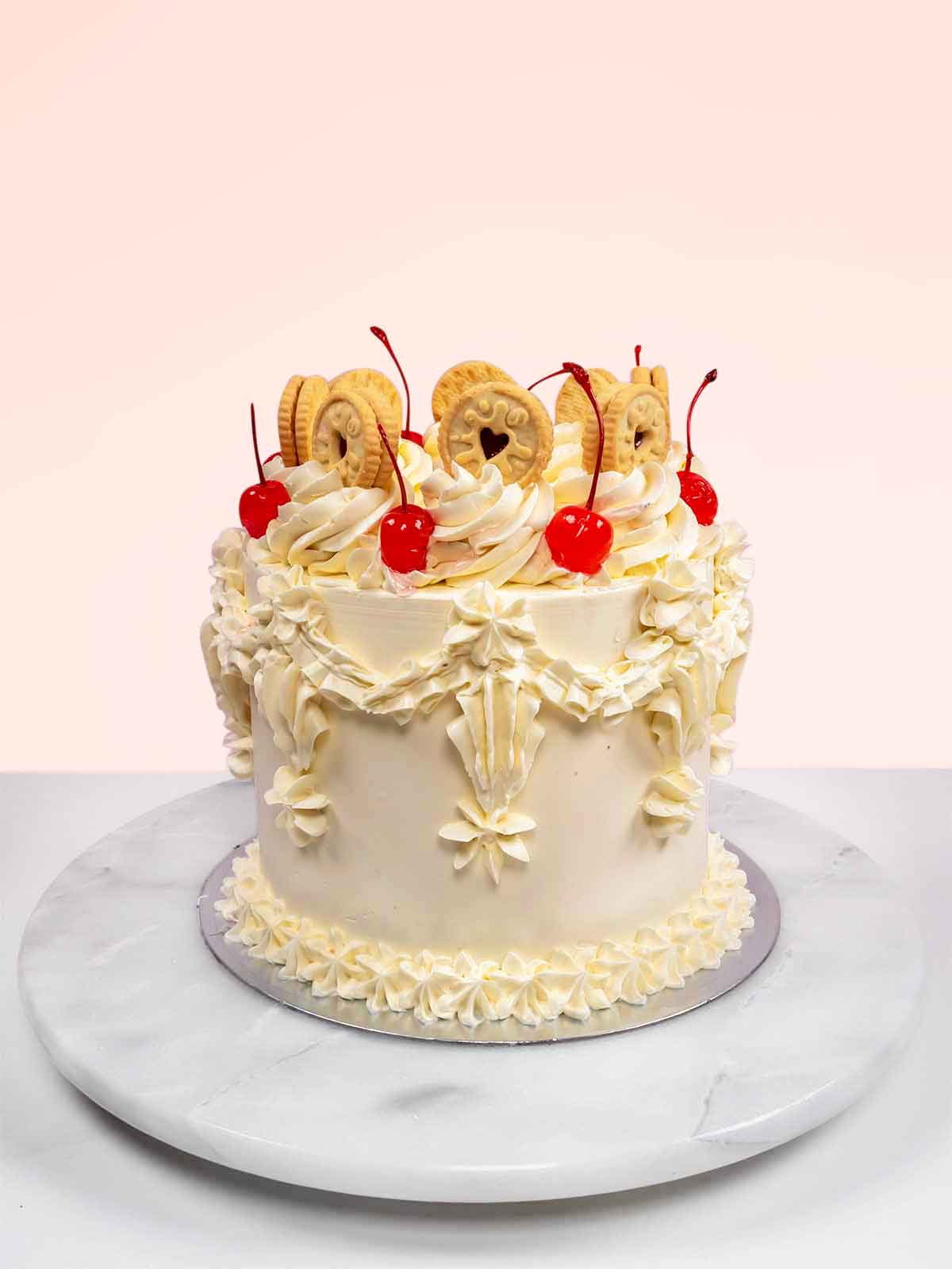 Luxury Vintage/Retro Cakes | Free Delivery | London & Surrey